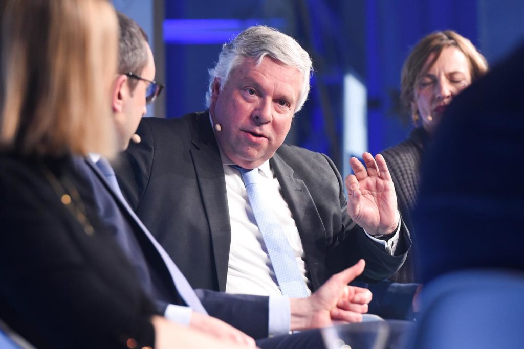 Wirtschaftsjunior Tim Sinner im Abgeordneten-Büro – Jürgen Hardt